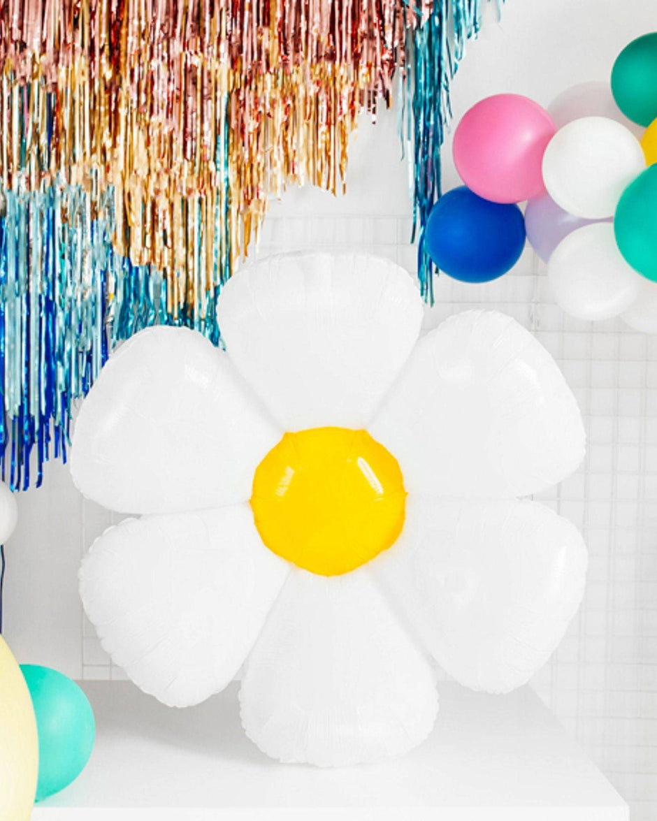 Daisy Balloon Flowers – A Fun & Whimsical Party Decoration